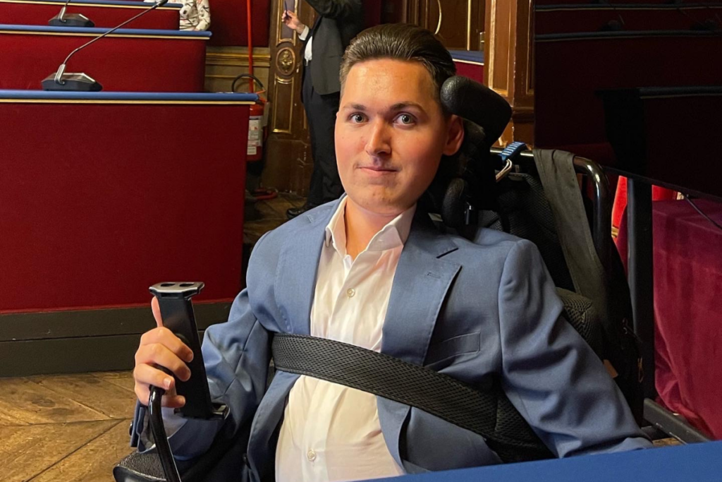 Emanuel Cosmin Stoica: biografia e storia del tiktoker con disabilità